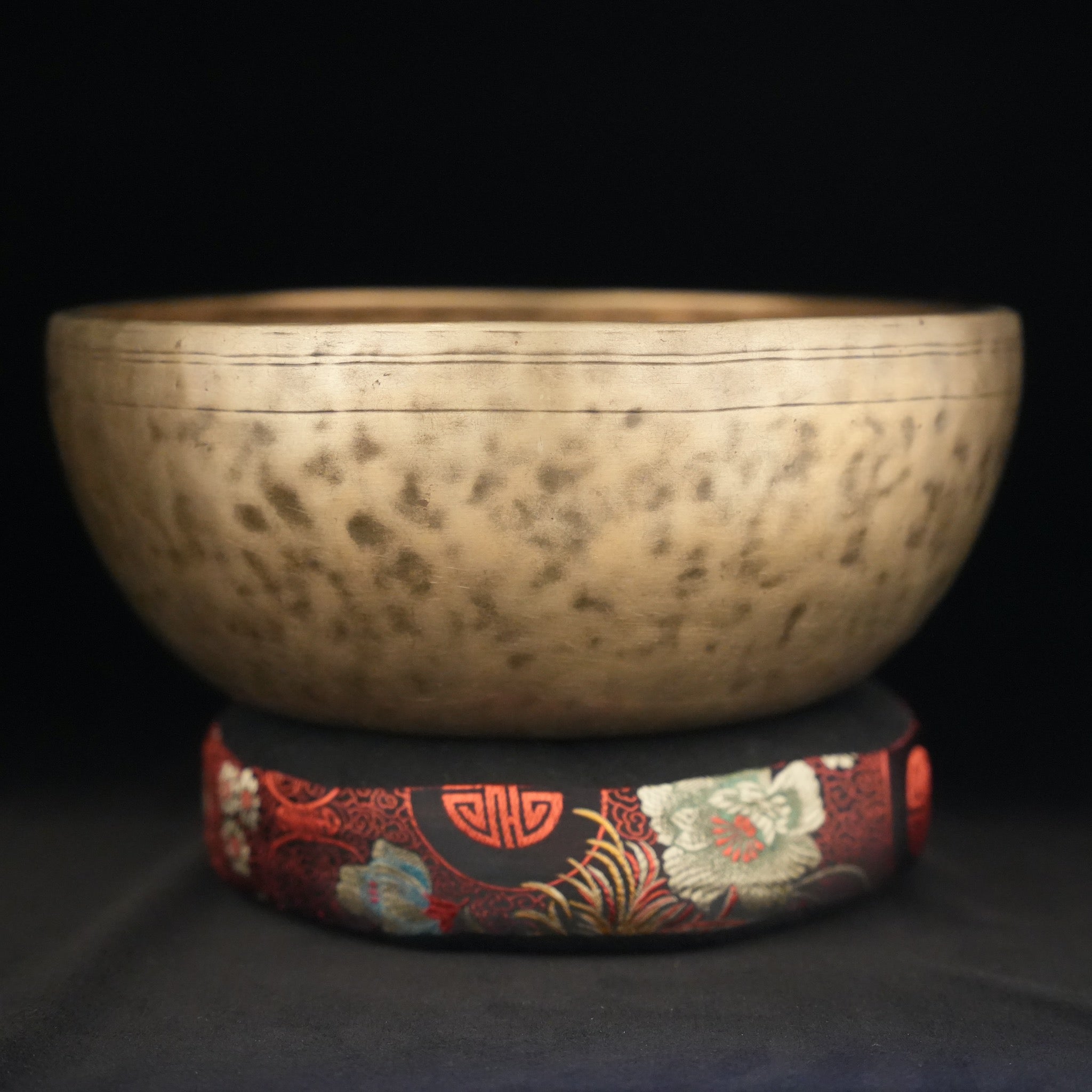 12" Antique Singing Bowl in B – singingbowlmuseum