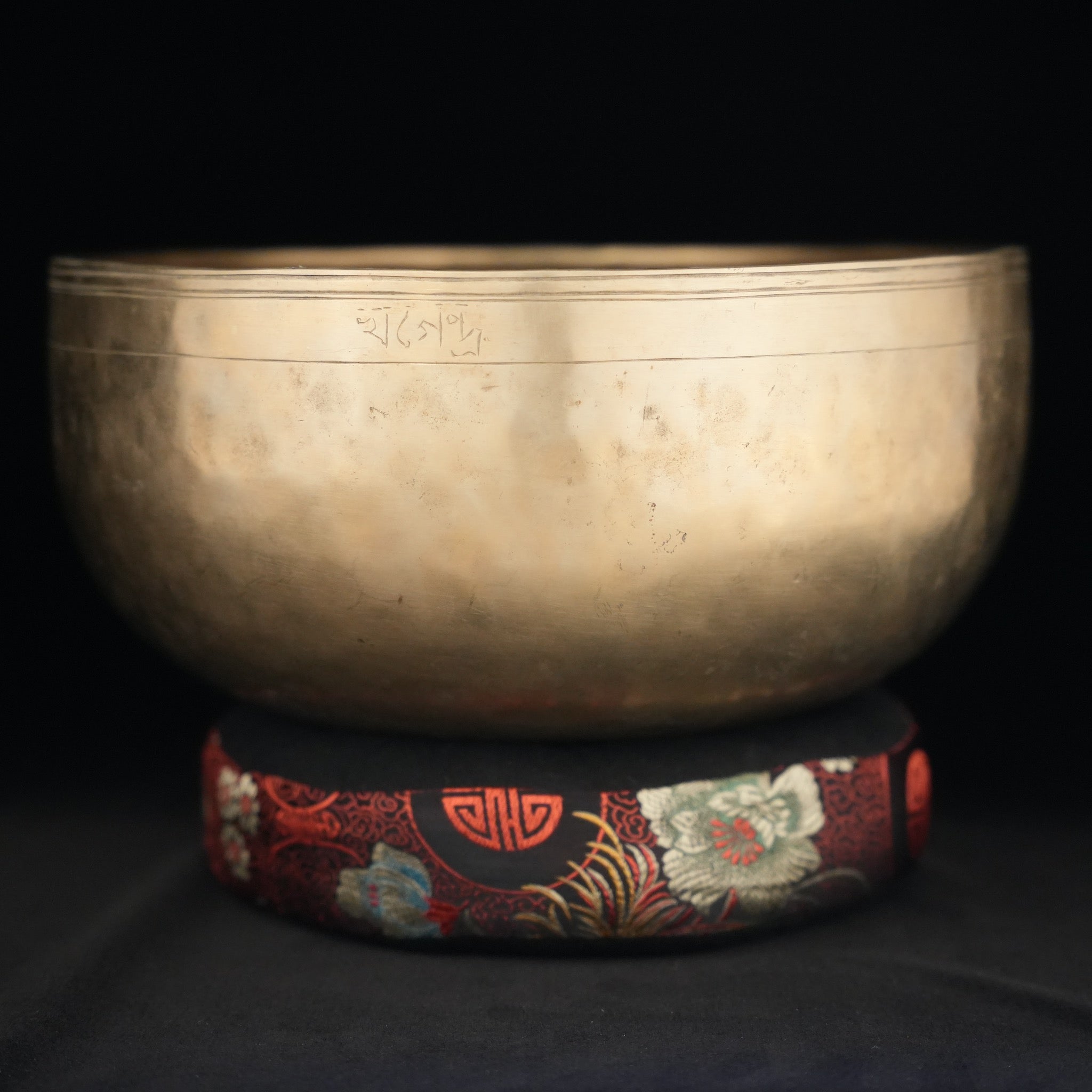 12" Antique Singing Bowl in B – singingbowlmuseum