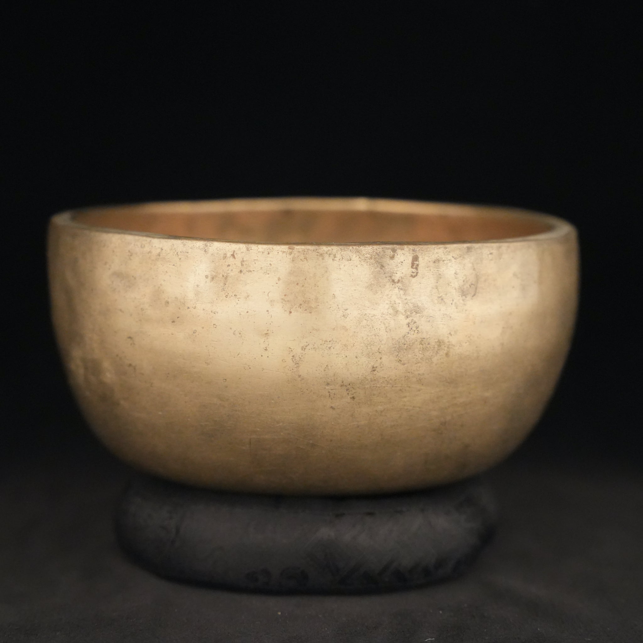 8" Antique Singing Bowl in E – singingbowlmuseum
