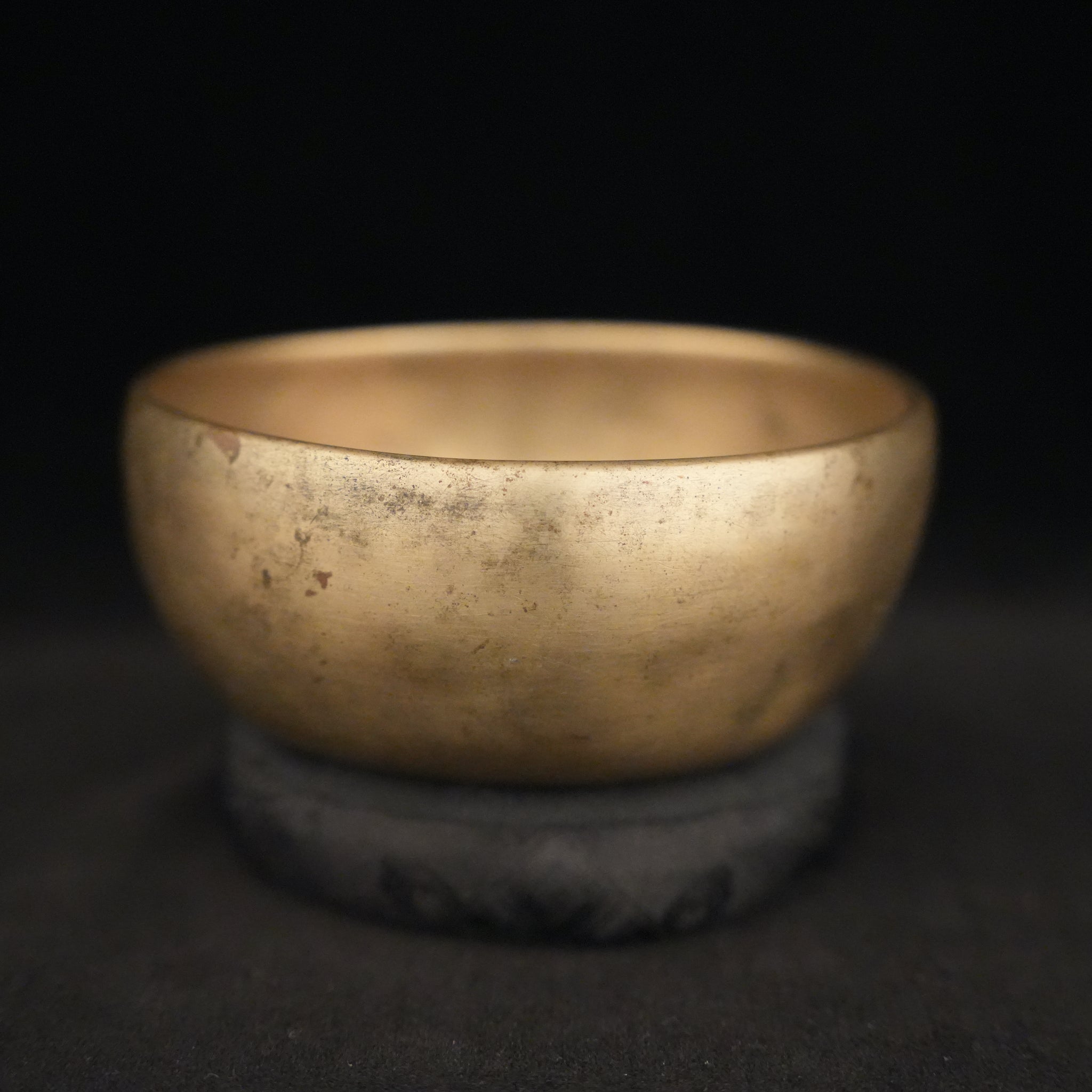 5" Antique Singing Bowl in A# – singingbowlmuseum