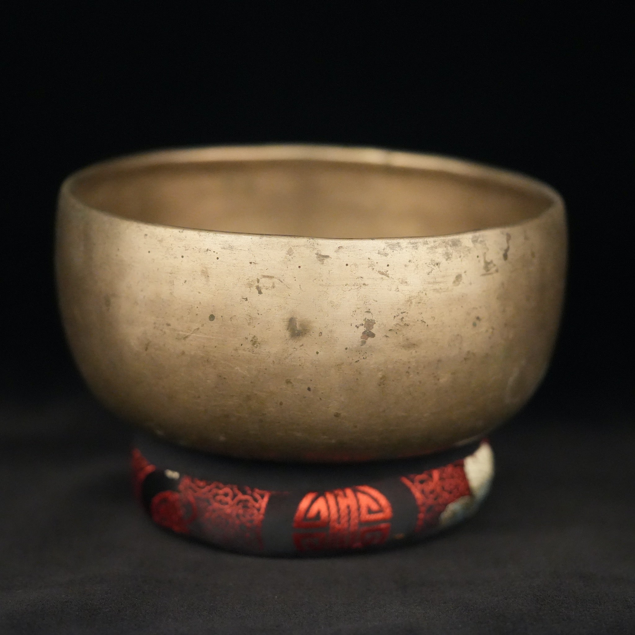 7" Antique Singing Bowl in D – singingbowlmuseum