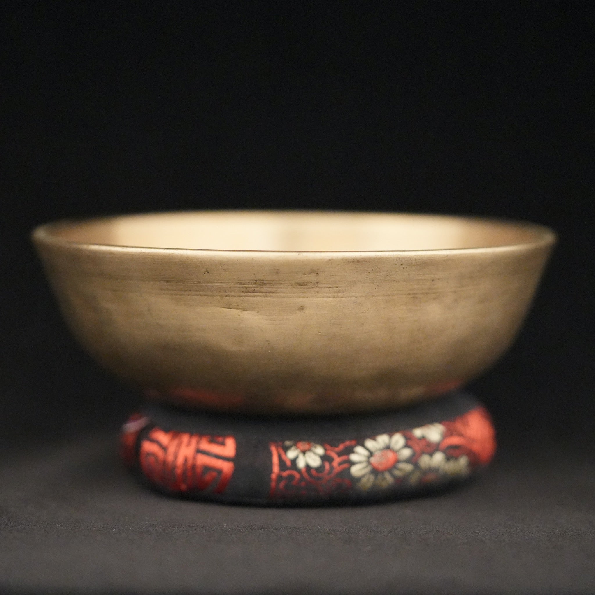 6" Antique Singing Bowl in F – singingbowlmuseum